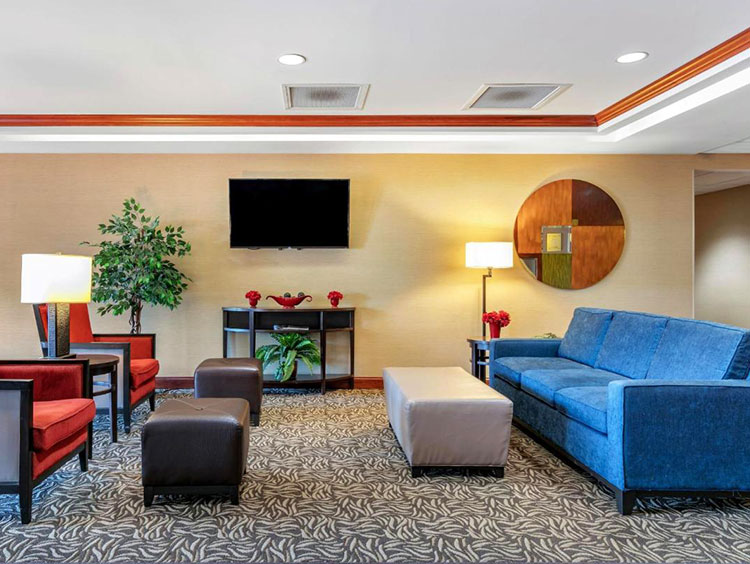 Home [knoxvillecomfortinn.com]